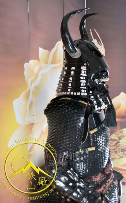 Dragon Scale Samurai Armor Yoroi - Geisha's Blade 芸者の刃