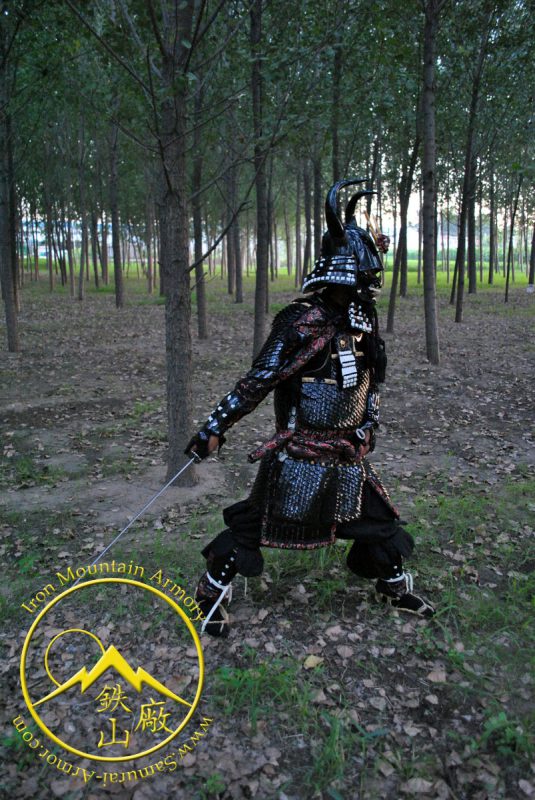 Dragon Scale Samurai Armor Yoroi - Geisha's Blade 芸者の刃