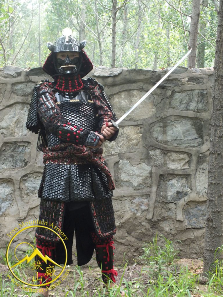 Dragon Scale Samurai Armor Yoroi - Geisha's Blade 芸者の刃