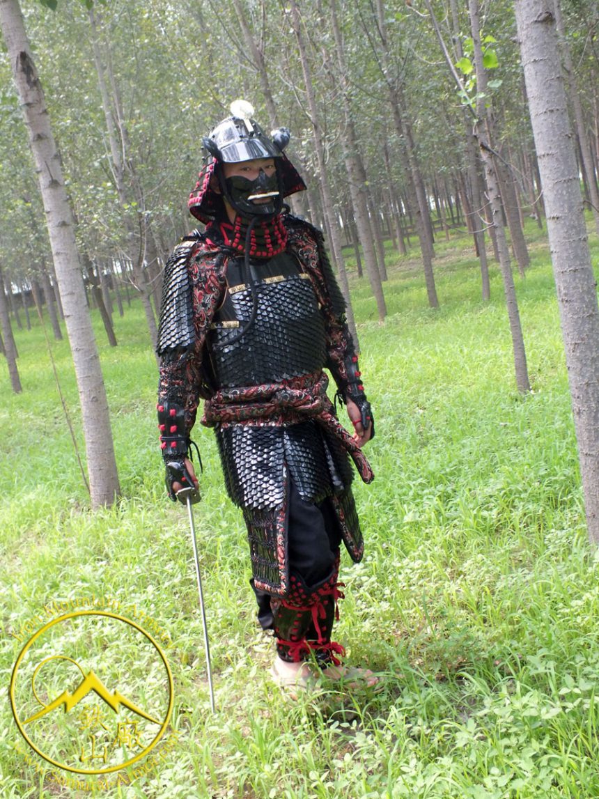 Dragon Scale Samurai Armor Yoroi - Geisha's Blade 芸者の刃