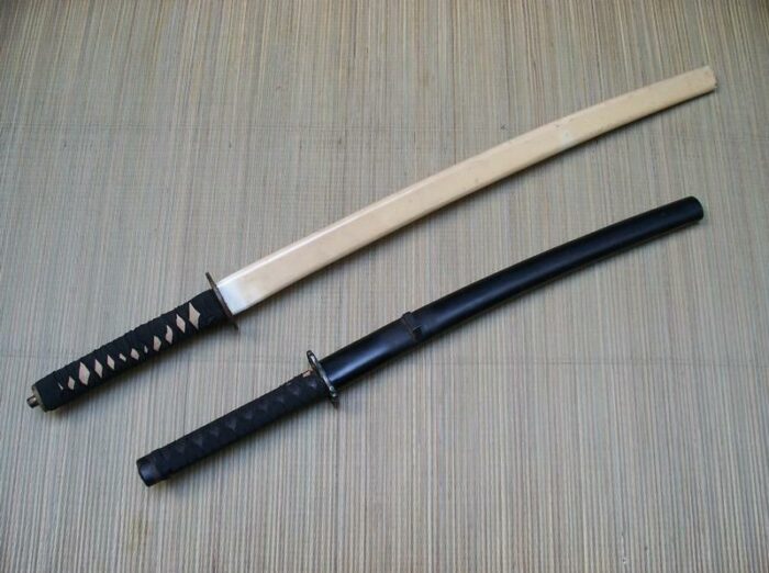 Anatomy of a Cheap Samurai Sword - Geisha's Blade 芸者の刃